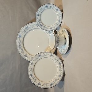 Noritake | Dining | Contemporary Noritake Blue Hill 2482 5 Piece Place ...